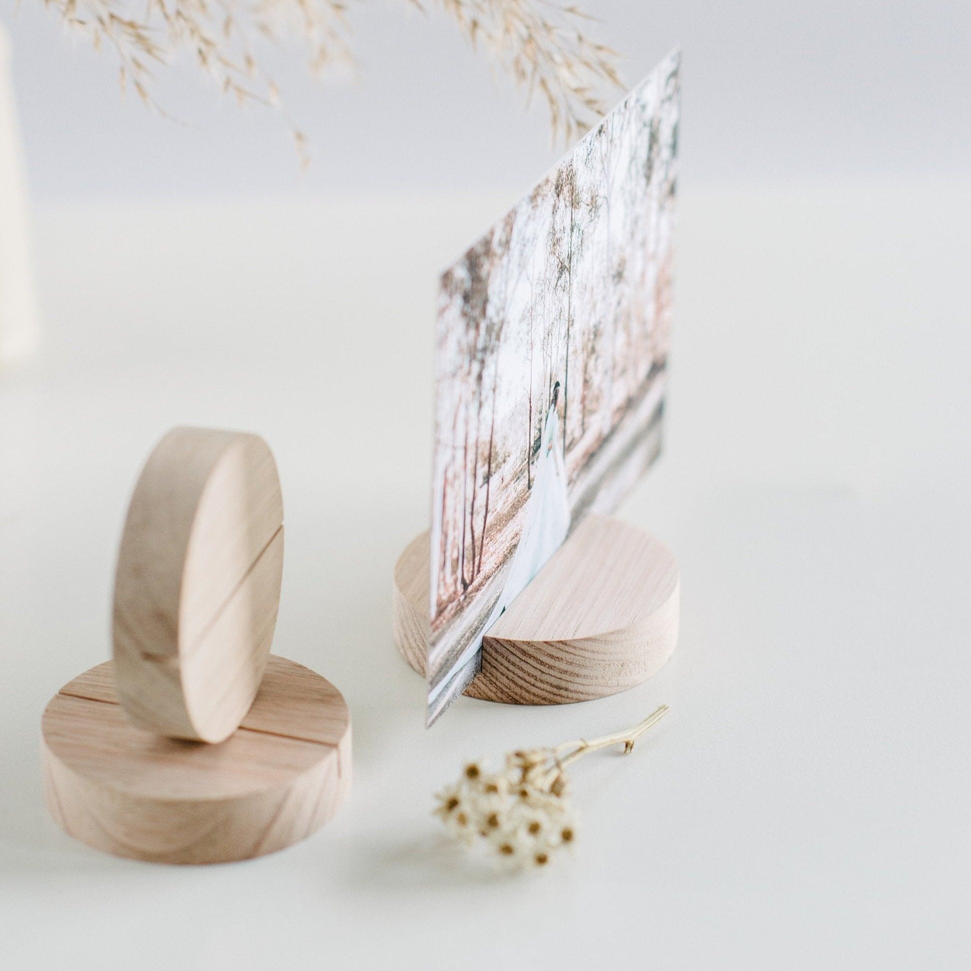 Timber Photo Stands – In The Daylight
